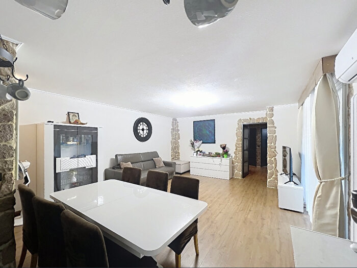 Vaulx-en-Velin, Village - Appartement 4 pièces à vendre