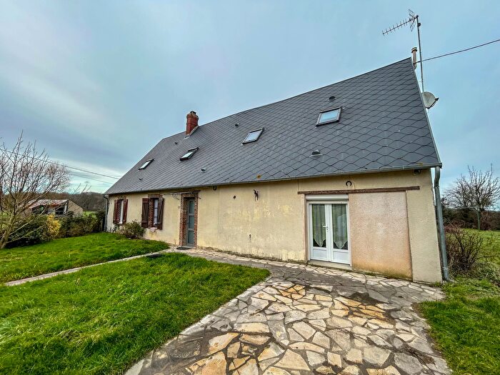 Courville-sur-Eure : Maison 7 pièces à vendre