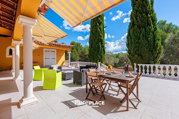 Maison 6 pièces à Saint-Mitre-les-Remparts, à vendre