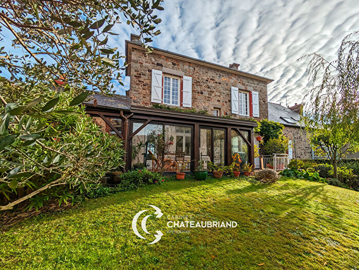 Maison à vendre - Dol-de-Bretagne - 8 pièces - 6 chambres