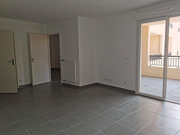 Appartement à louer - Toulon, Brunet - 2 pièces - 1 chambre