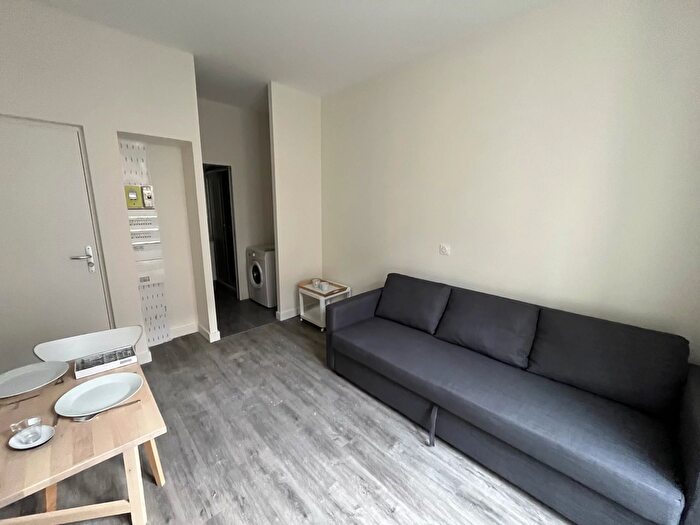 Appartement à louer - Villeurbanne, Charmettes - 1 pièce