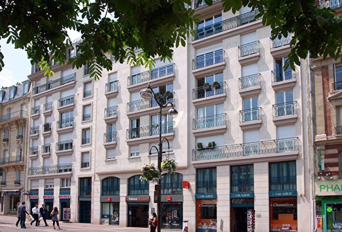 Appartement à louer - Issy-les-Moulineaux, Centre-ville, Corentin Celton, Les Varennes - 4 pièces - 3 chambres