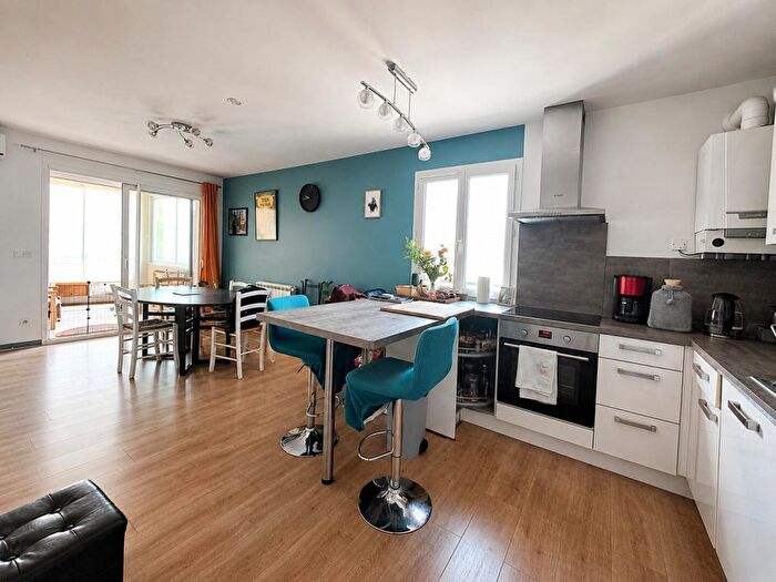 Appartement 4 pièces à vendre - Pertuis, Centre-ville, Fours à Chaux, Claret