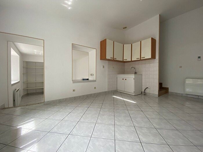 Appartement à louer - Château-Champ de Mars, Lunéville - 1 pièce