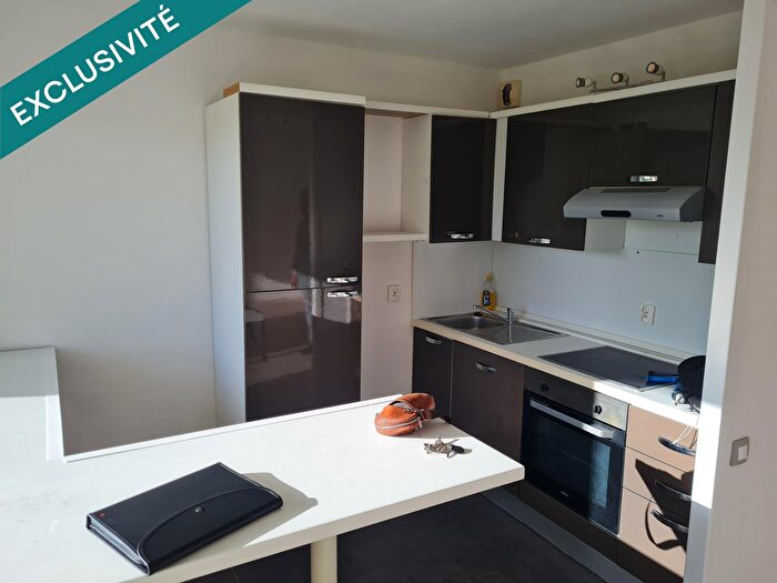 Appartement à vendre - Villefontaine, Servenoble - 1 pièce