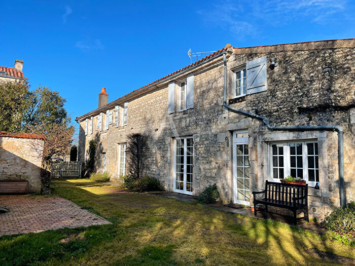 Maison à vendre - Fontenay-le-Comte, Saint-Médard des Près, Boisse - 10 pièces - 6 chambres