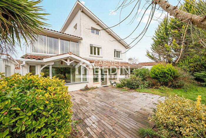 Maison à vendre - Cestas, Centre-ville, Bourg - 8 pièces - 4 chambres