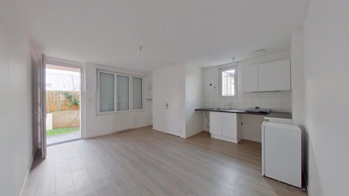 Appartement à louer - Châtellerault, Ozon - 1 pièce