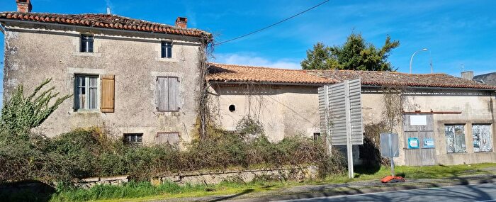 Maison à vendre - Sauzé-Vaussais - 9 pièces - 3 chambres