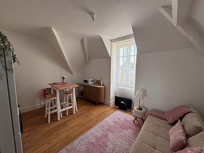 Senlis, Centre-ville : Appartement 2 pièces à louer