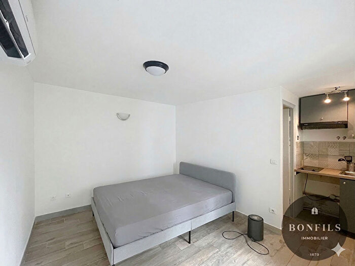 Appartement à louer - Avignon, Magnanen, Teinturiers - 1 pièce