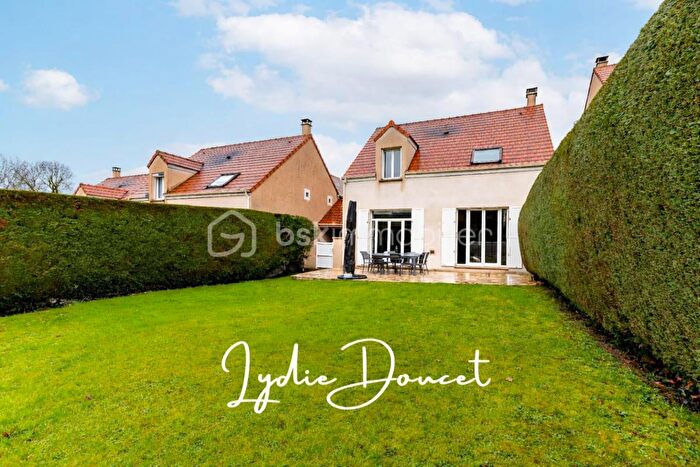 Maison à vendre - Magny-le-Hongre - 6 pièces - 4 chambres