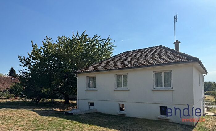 Lurcy-Lévis : Maison 4 pièces à vendre