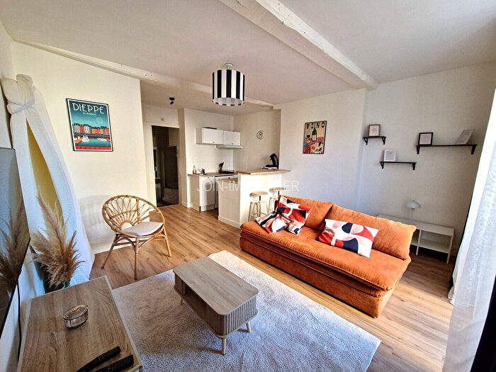 Appartement à louer - Centre Ville, Dieppe - 1 pièce
