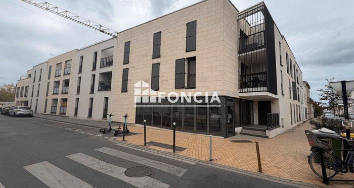 Grand Parc, Bordeaux : Appartement 3 pièces à louer