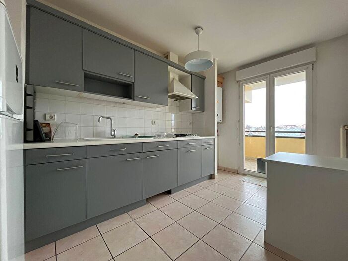 Appartement à louer - Palente, Orchamps, La Combe Saragosse, Besancon - 3 pièces - 2 chambres