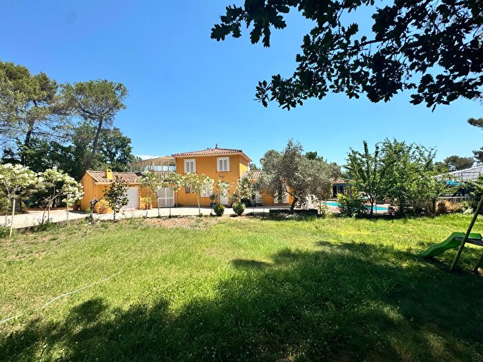 Saint-Maximin-la-Sainte-Baume, Vérane : Maison 5 pièces à vendre