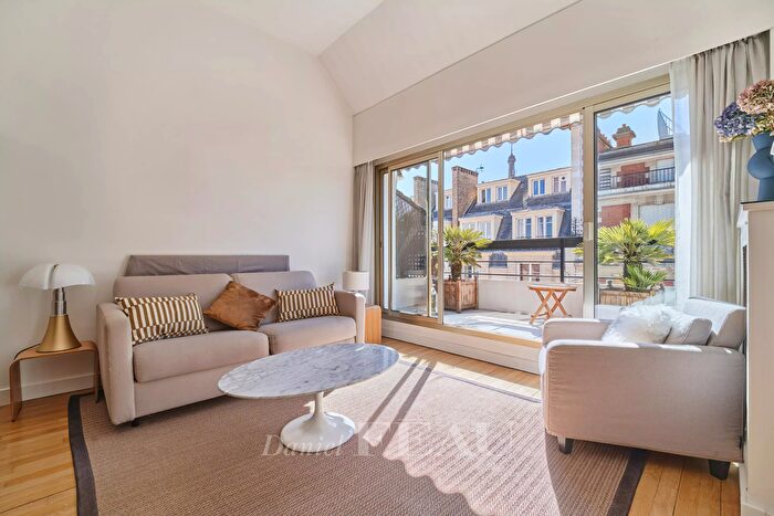 Paris 7ème, Champ de Mars : Appartement 3 pièces à vendre