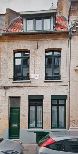 Maison à louer - Saint-Omer, Centre historique - 5 pièces - 4 chambres