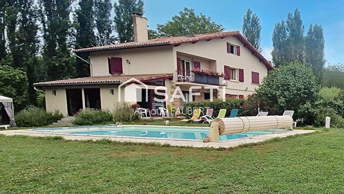 Maison à vendre - Prat-Bonrepaux - 9 pièces - 6 chambres