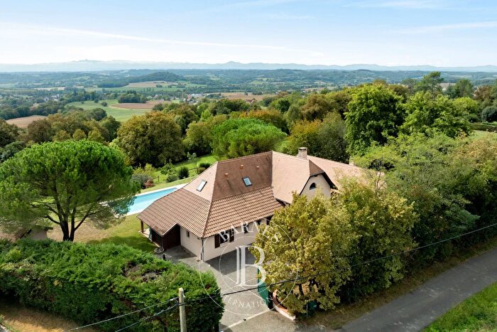 Salies-de-Béarn : Maison 9 pièces à vendre