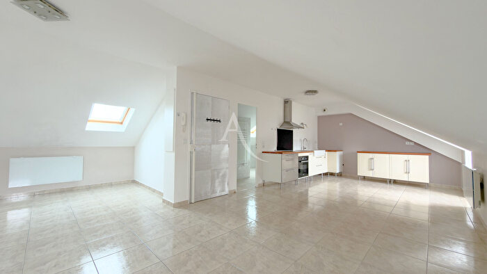 Montgeron, Saint-Hubert, Plateau, Chalandray : Appartement 3 pièces à louer