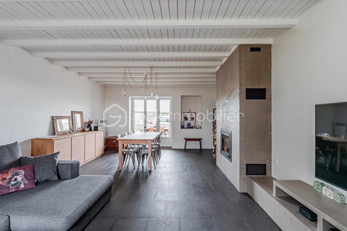 Maison à vendre - Faramans - 5 pièces - 3 chambres