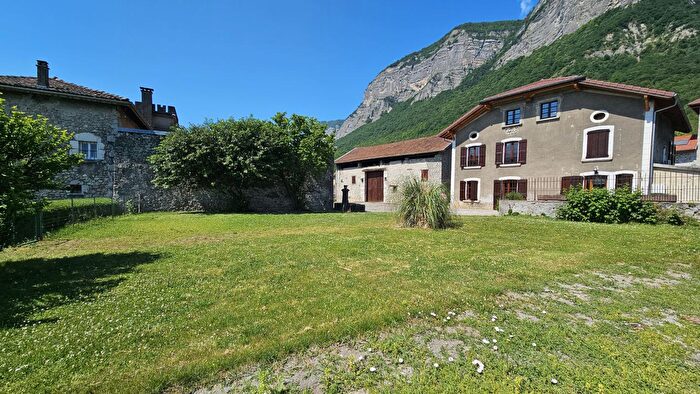 Lumbin : Maison 6 pièces à louer