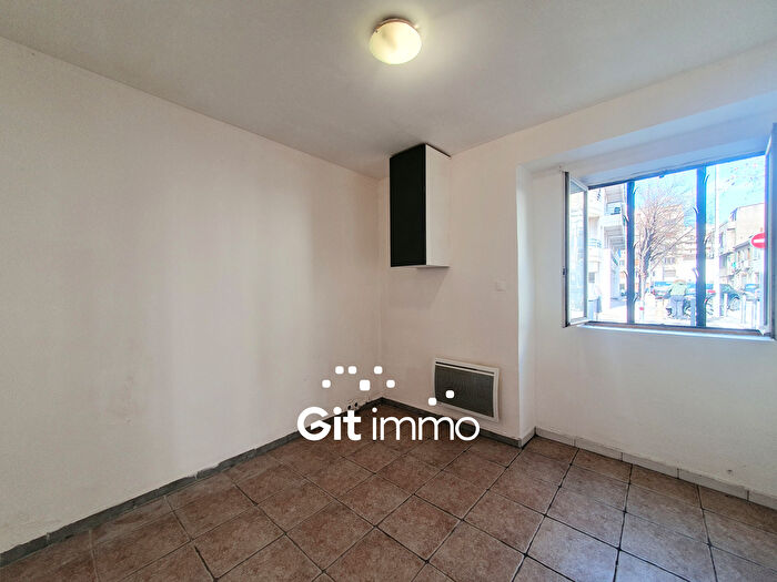 Appartement à vendre - Marseille e , Saint-Pierre - 2 pièces - 1 chambre