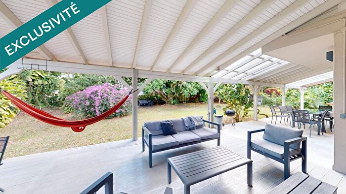 Maison à vendre - Fort-de-France - 9 pièces - 6 chambres