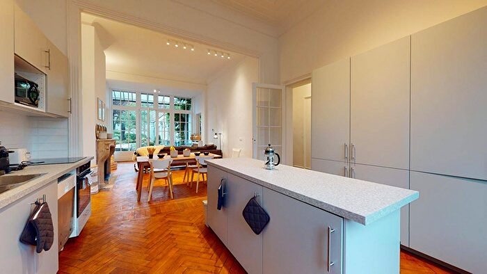 Appartement à louer - Clémenceau Calmette, Marcq-en-Bar ul - 1 pièce - 16 chambres