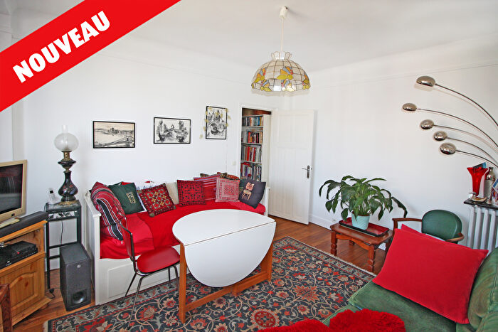 Appartement 3 pièces à vendre à Courbevoie, Hôtel de ville