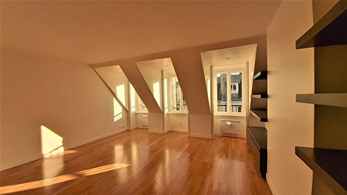 Appartement à louer - Paris e , Dauphine - 4 pièces - 3 chambres