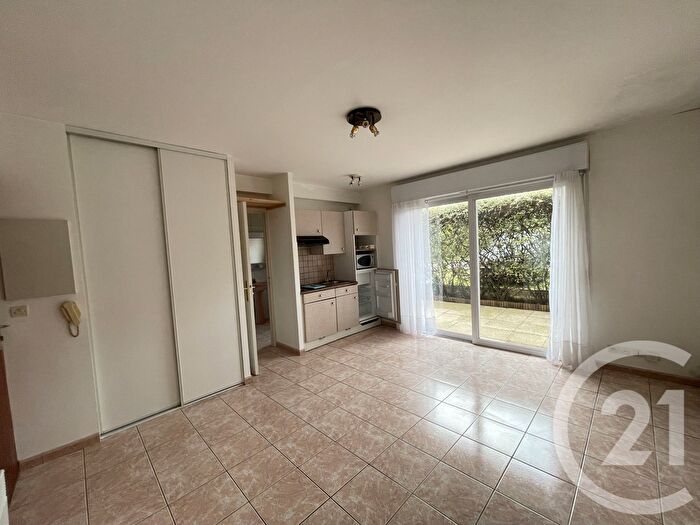 Appartement à louer - Savigny-sur-Orge, Plateau - 1 pièce