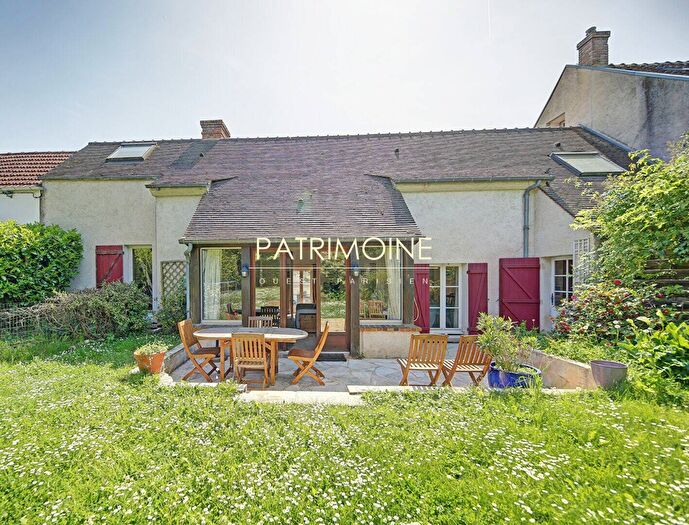 Maison à louer - Nord, Saint-Nom-la-Bretèche - 6 pièces - 4 chambres