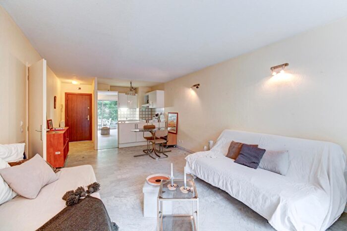 Appartement à vendre - Antibes, Juan-les-Pins, Le Cap - 2 pièces - 1 chambre