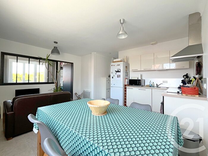 Appartement à vendre - Saint-Gilles-Croix-de-Vie - 3 pièces - 2 chambres