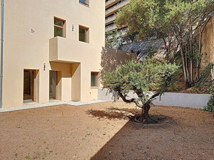 Appartement à louer - Ajaccio, Casone, Trottel - 3 pièces - 2 chambres