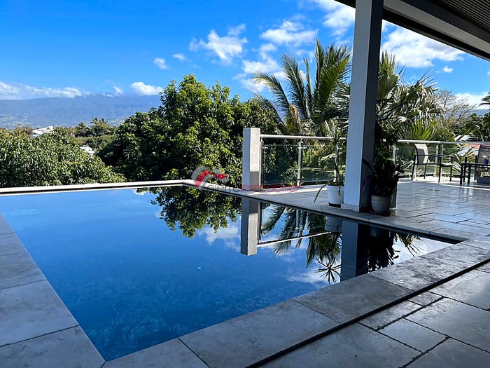Saint-Pierre, Basse Terre les Bas, Basse Terre les Hauts, Les Casernes - Maison 6 pièces à vendre