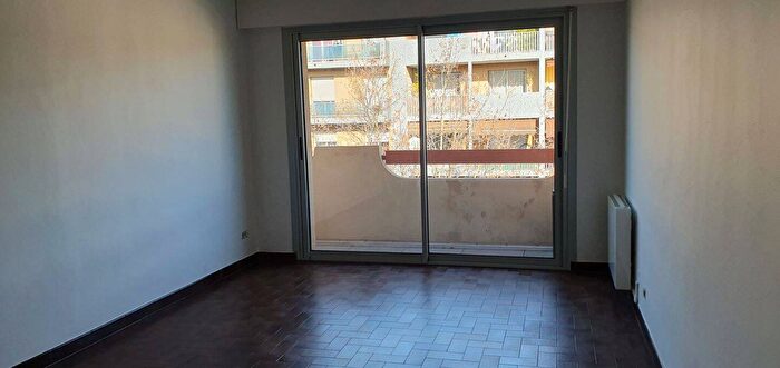 Appartement à louer - Boulevars-Gare-Saint Leger-Chabrand, Draguignan - 2 pièces - 1 chambre