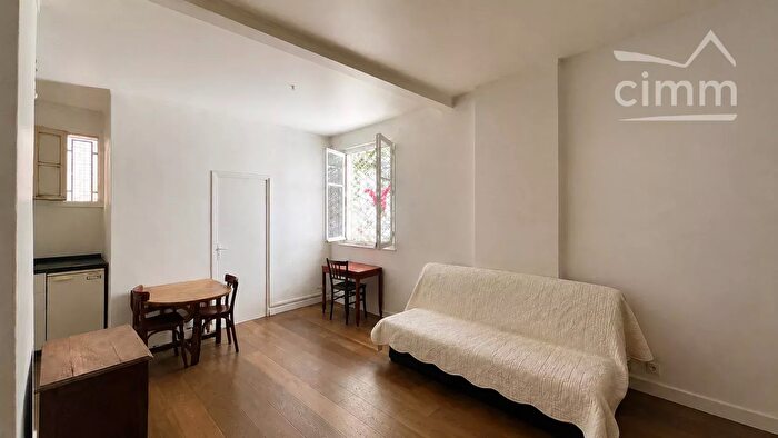Paris 19ème, Buttes Chaumont, Laumière, Manin : Appartement 1 pièce à vendre