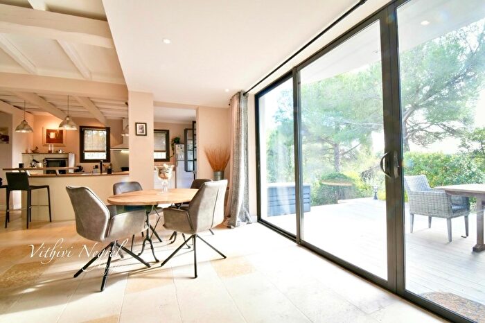 Maison à vendre - Mouriès - 5 pièces - 4 chambres