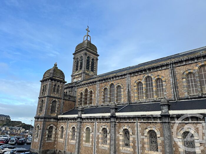 Maison à louer - Granville, Centre-ville - 3 pièces - 2 chambres