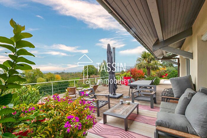 Maison à vendre - Saint-Genis-les-Ollières - 10 pièces - 5 chambres