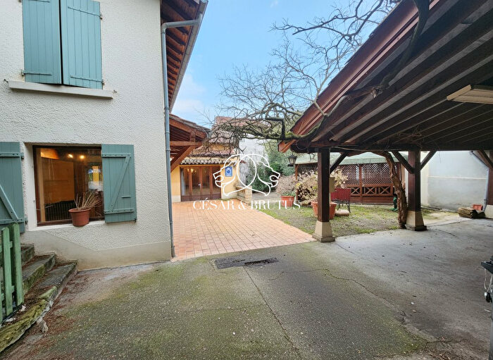 Maison à vendre - Reyrieux - 5 pièces - 3 chambres