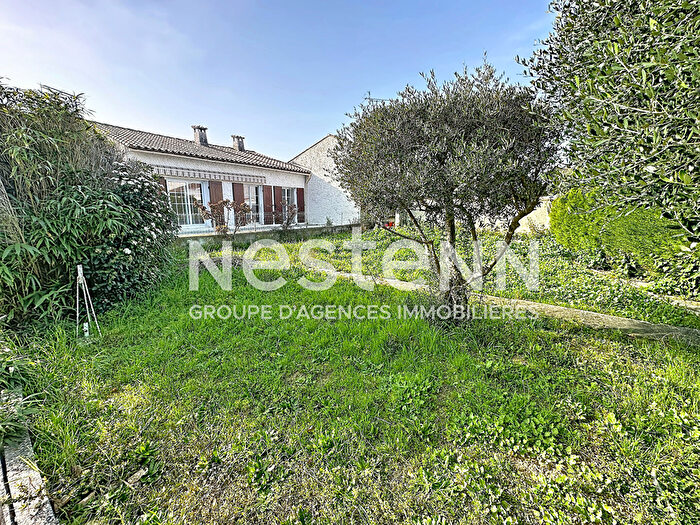 Maison à vendre - Saint-Martin-de-Crau - 5 pièces - 3 chambres