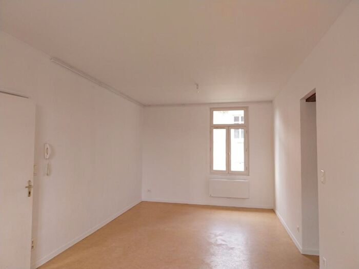 Appartement à louer - Hostens - 4 pièces - 3 chambres