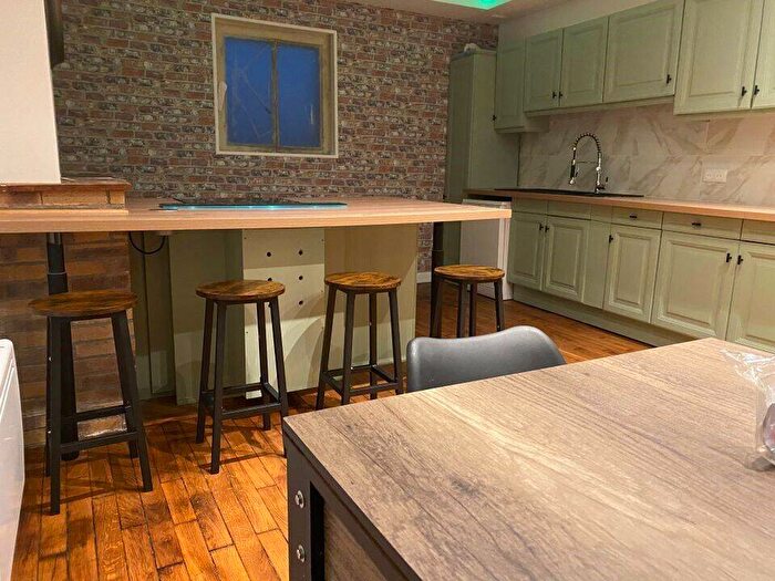 Appartement à louer - Ceinture Centre Ville, Noyon - 6 pièces - 5 chambres