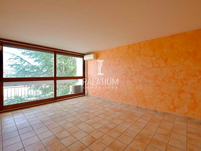 Appartement à louer - Gréoux-les-Bains - 3 pièces - 2 chambres